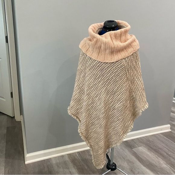 COCOGIO | Sweaters | Cocogioitalianpink Cream Euc Shrug Osfa One Size ...